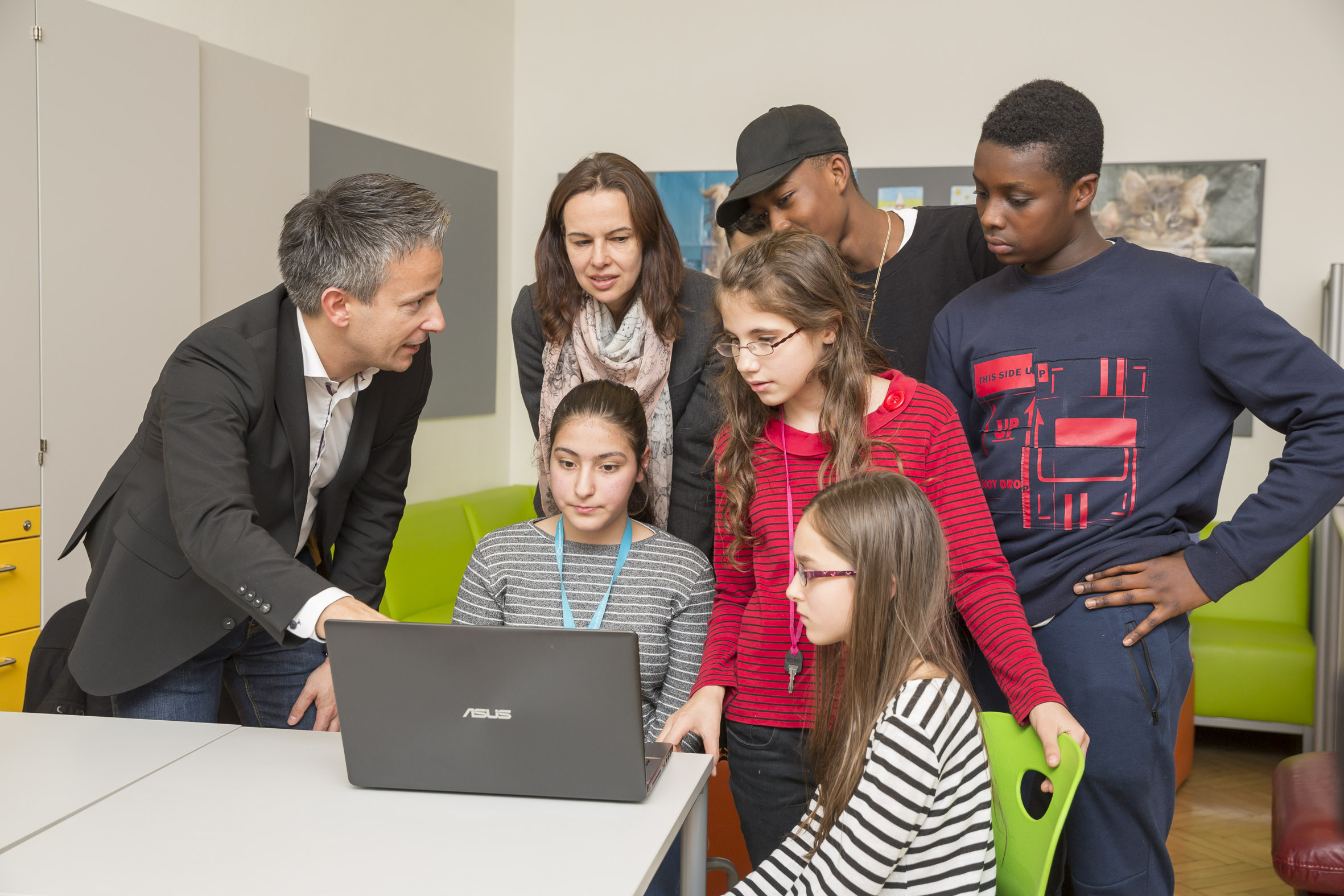 Gemeinsam die digitale Schule der Zukunft bauen - Stadtportal der ...