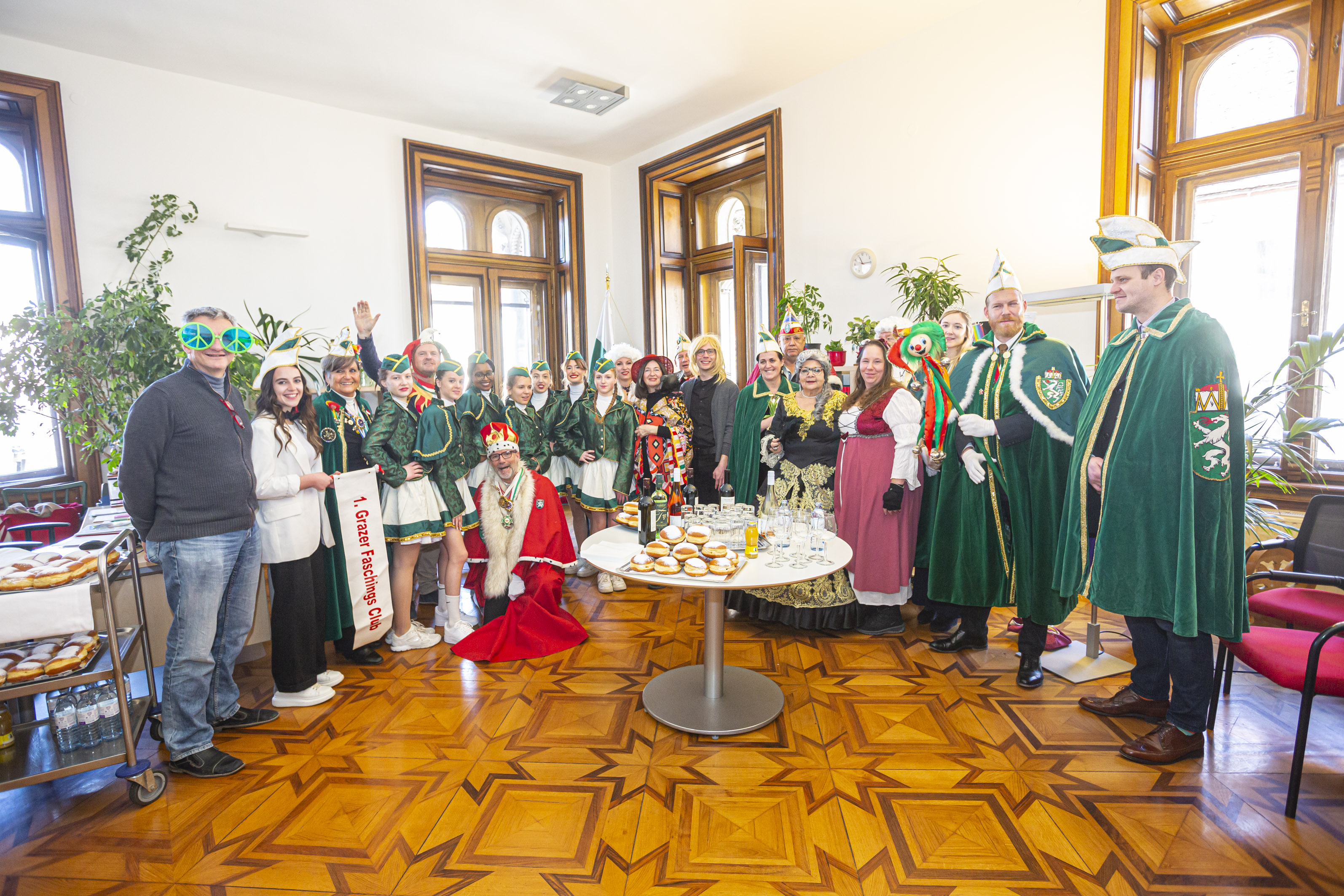 Freude und Frohsinn verbreitete die Grazer Faschingsgilde im Rathaus ...
