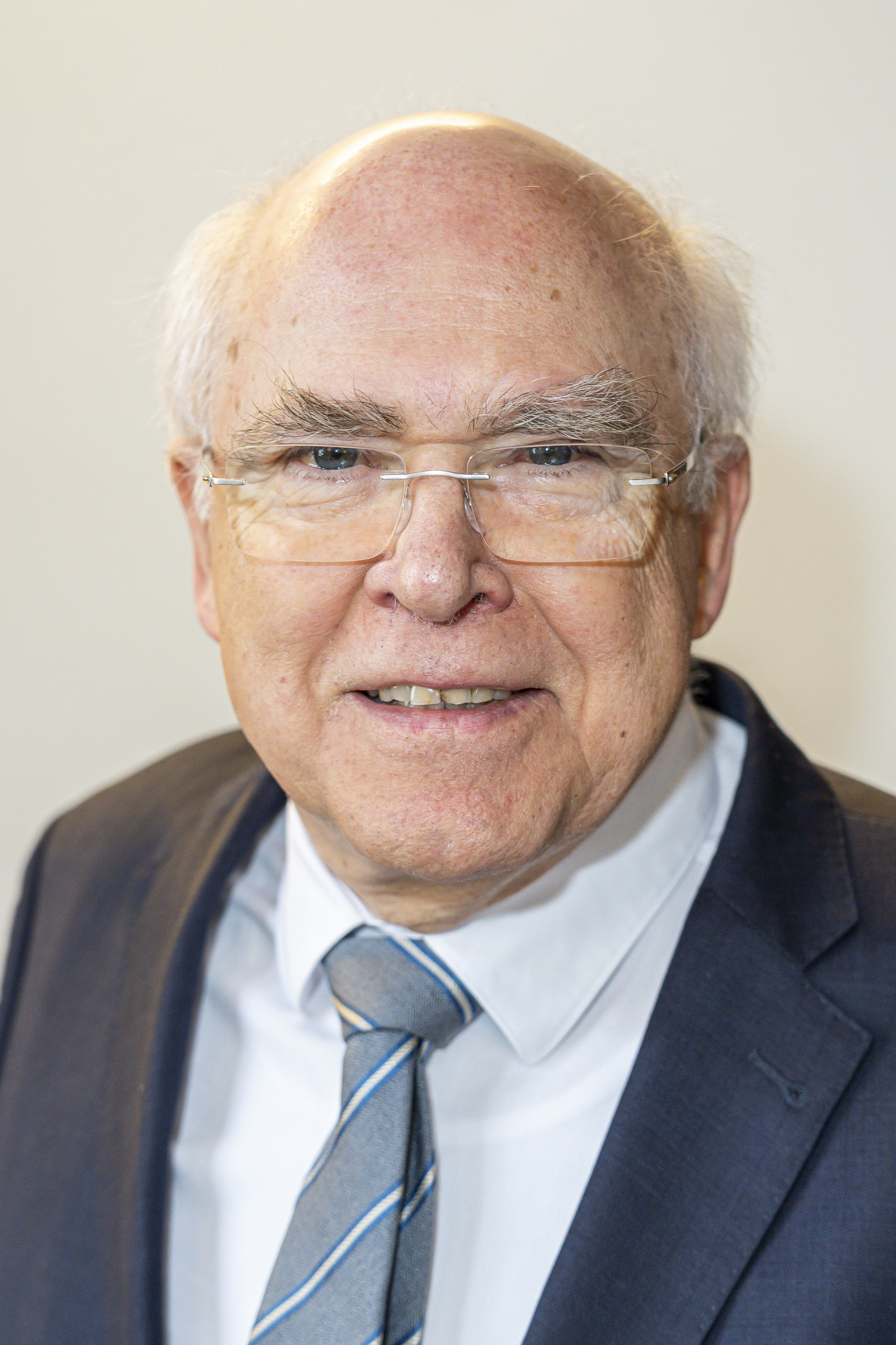 Konsul Prof. DI Dr.-Ing. h. c. Helmut List - Stadtportal der ...