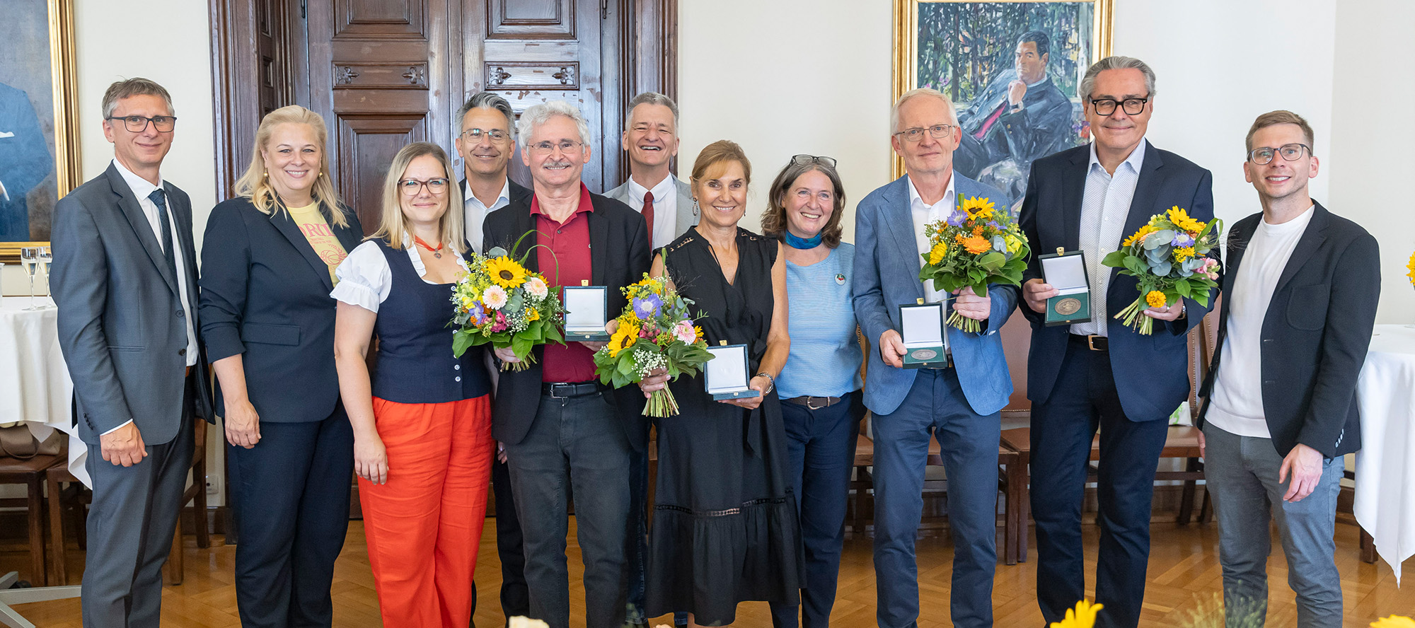 Vier prägende Führungspersönlichkeiten feierlich verabschiedet ...